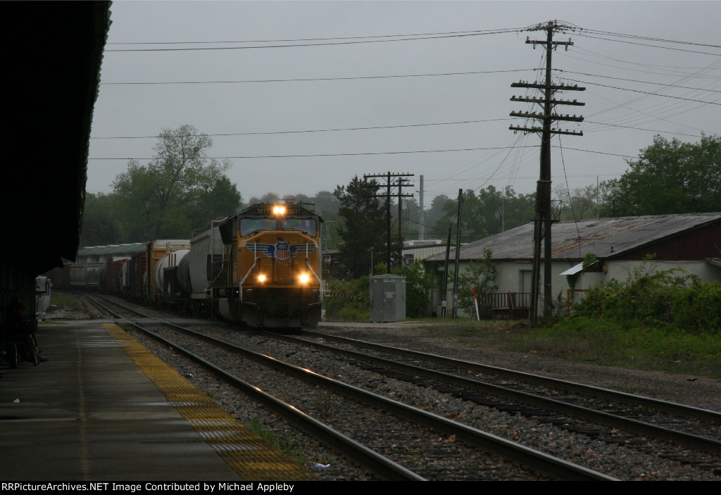 Q601 with one engine and 22 cars.
